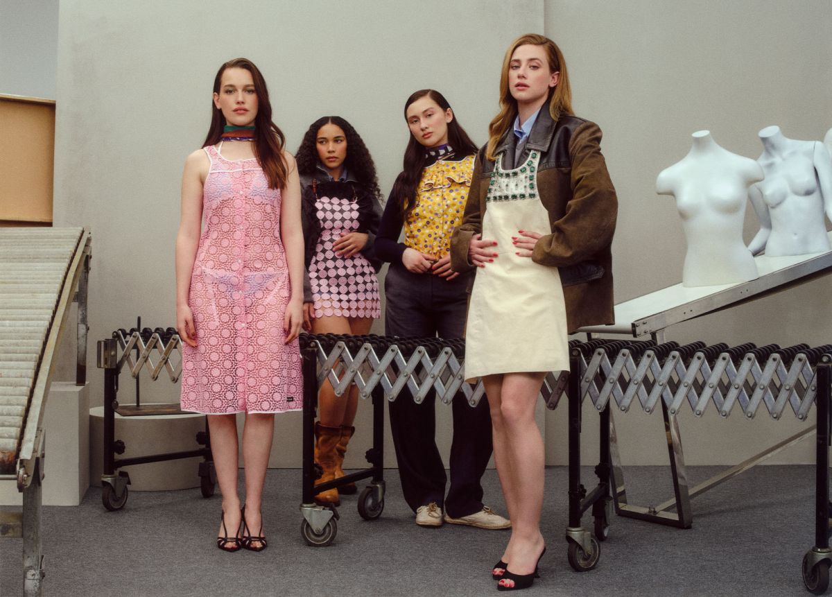LILI REINHART, ALEXANDRA SHIPP, LOLA TUNG and VICTORIA PEDRETTI for Who ...