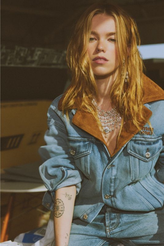 Milly Alcock – HawtCelebs