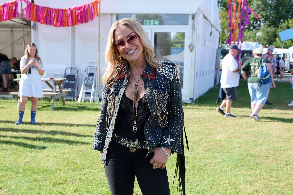 ANASTACIA at Isle of Wight Festival at Seaclose Park in Newport 06/20 ...