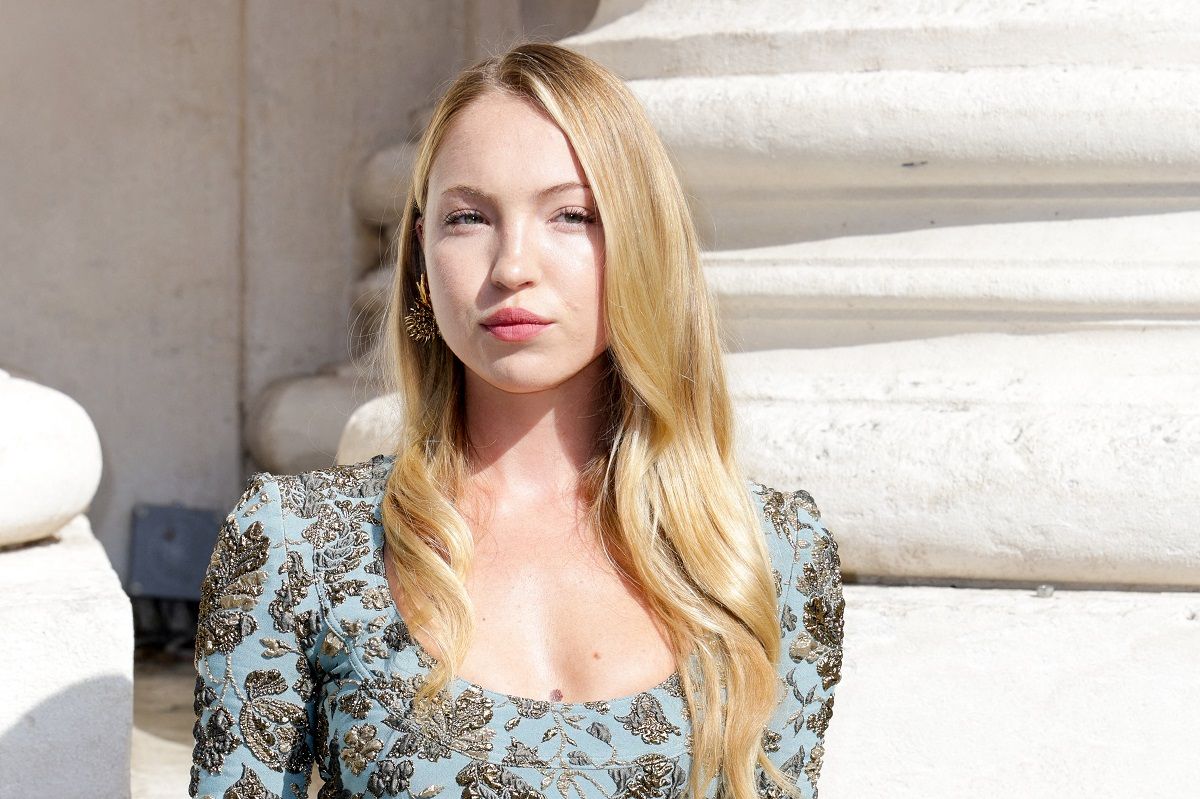 LILA GRACE MOSS at Saint Laurent Menswear Spring/Summer 2027 Show at ...